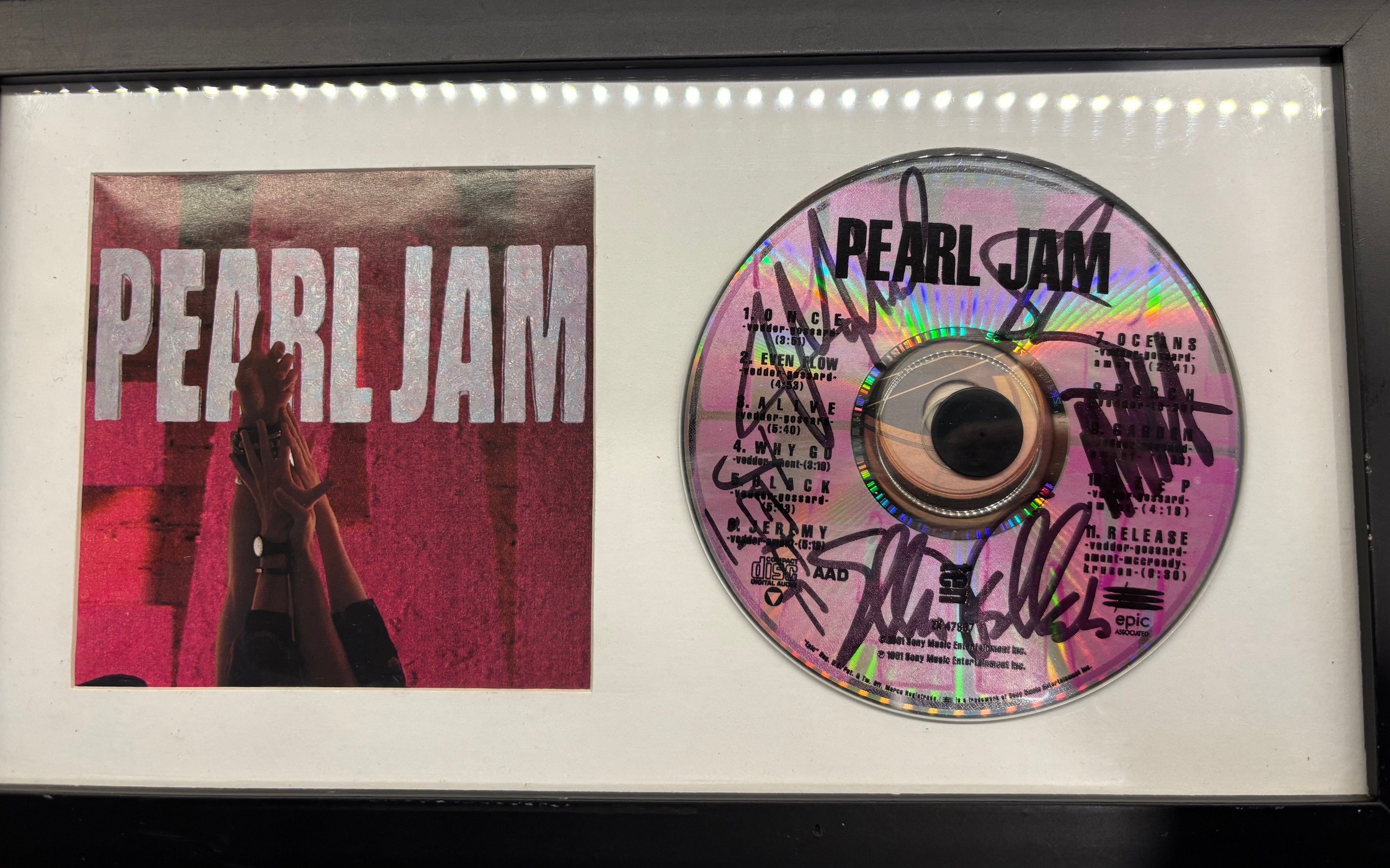 Band Autographs: Real or Fake? — Pearl Jam Community