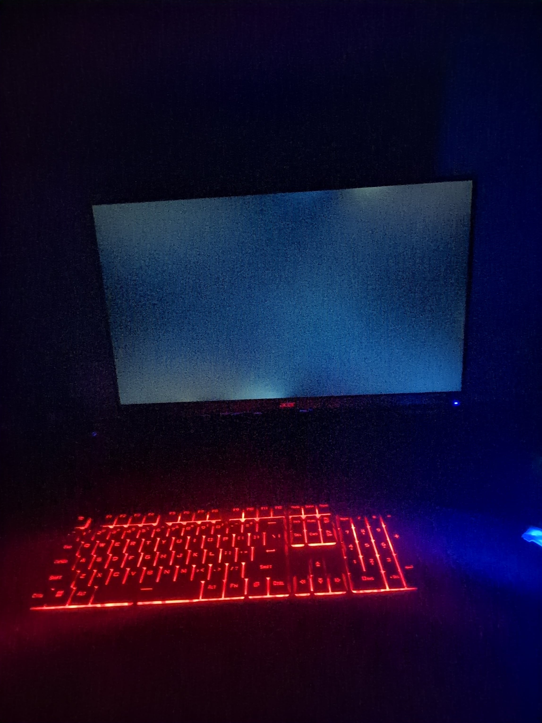Is this amount of backlight bleeding normal? Ips monitor 240 hz 1440p ...
