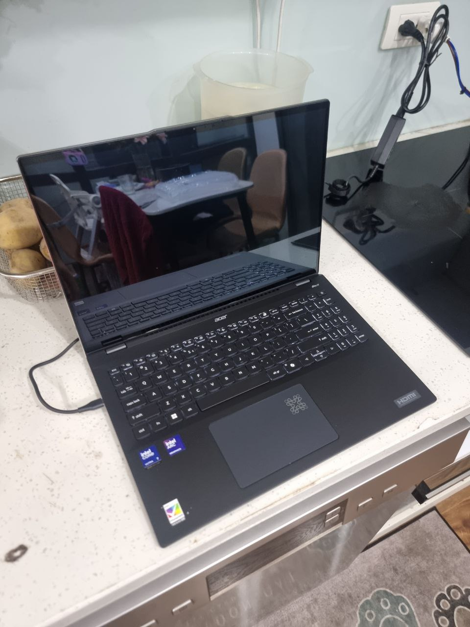 Acer Swift 16 AI SF16-51T-76TG won’t power on, I left it charging ...