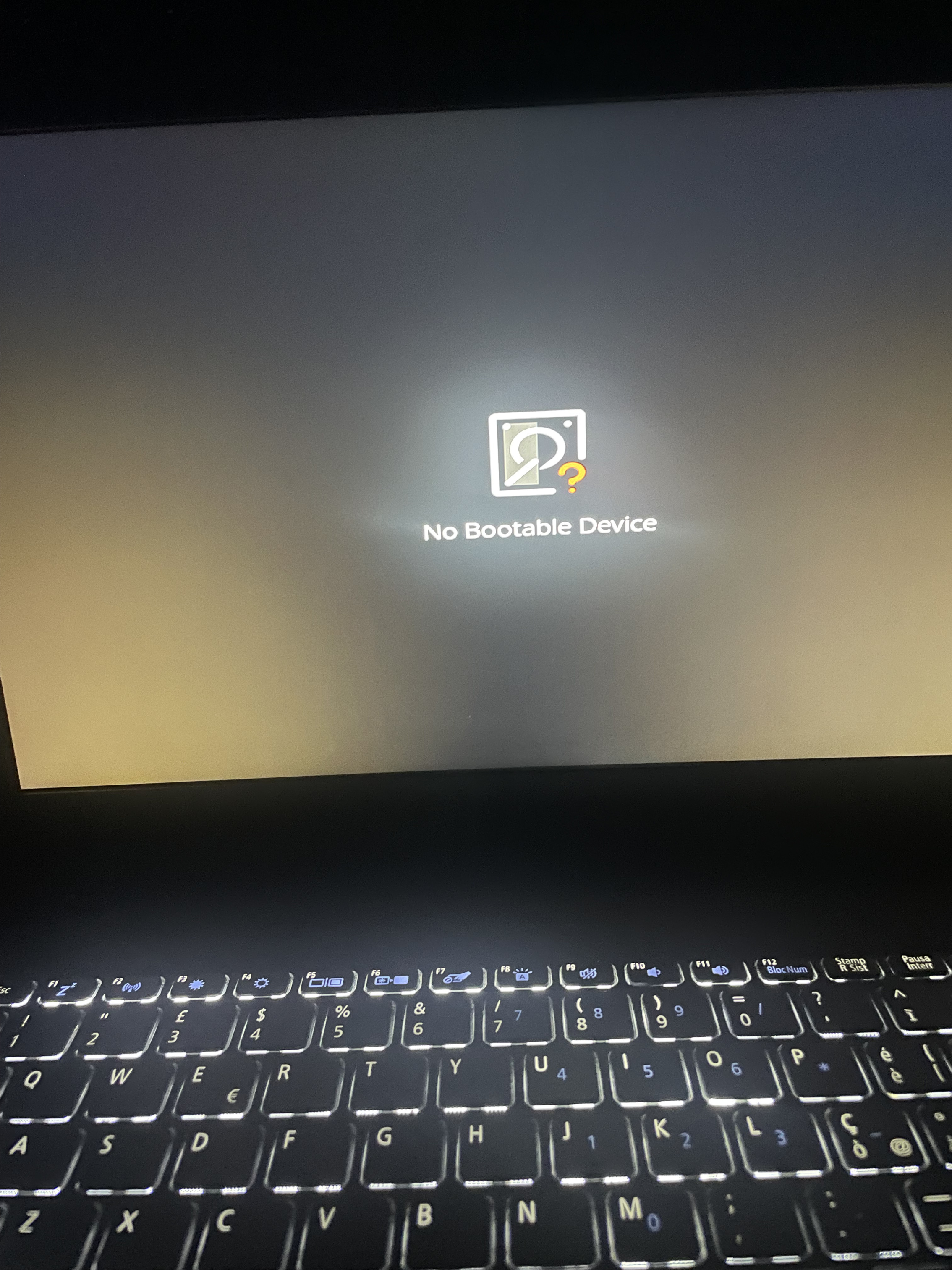 TravelMate P2 (TMP214-52-539B) - No bootable device in AHCI mode - Acer ...