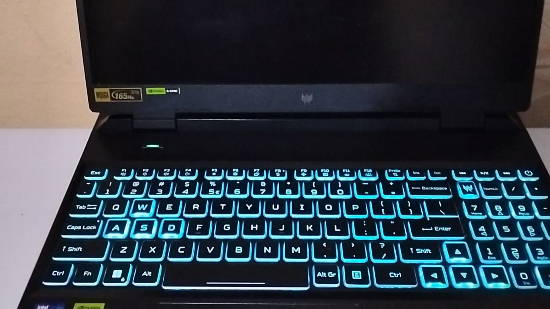 Acer Predator Neo 16 PHN16-71 black screen issue. Keyboard backlight ...