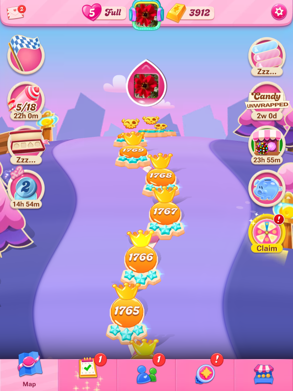 Mini games at the top of the map screen - King Community
