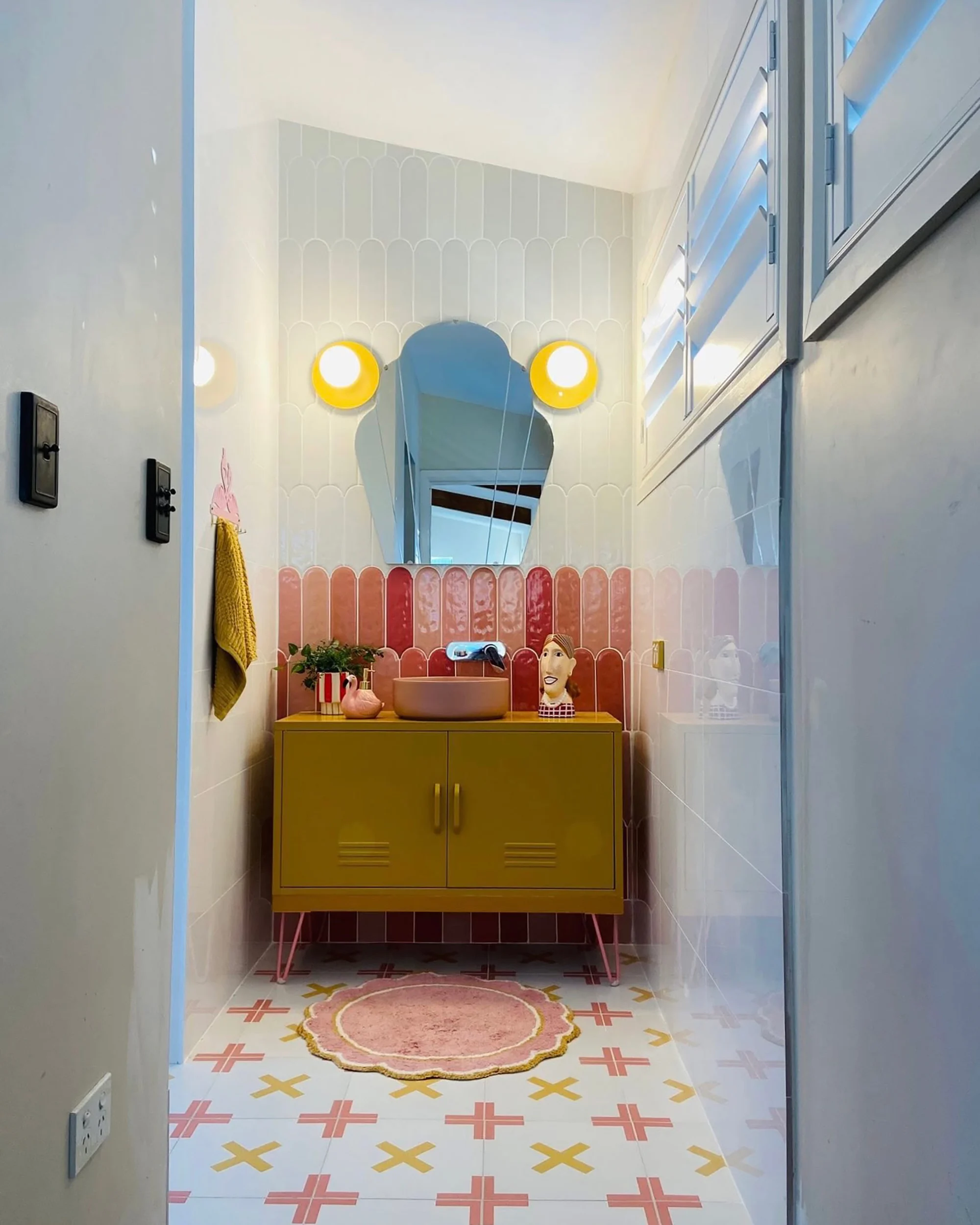 Coming Soon: This “Beige and Boring” Bathroom Got an “Art Deco Retro ...