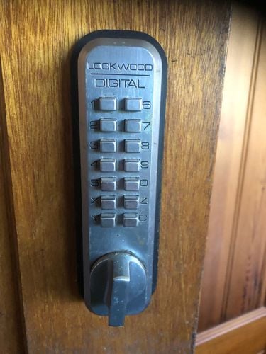 How to fix Lockwood digital lock keypad? - Bunnings Workshop community