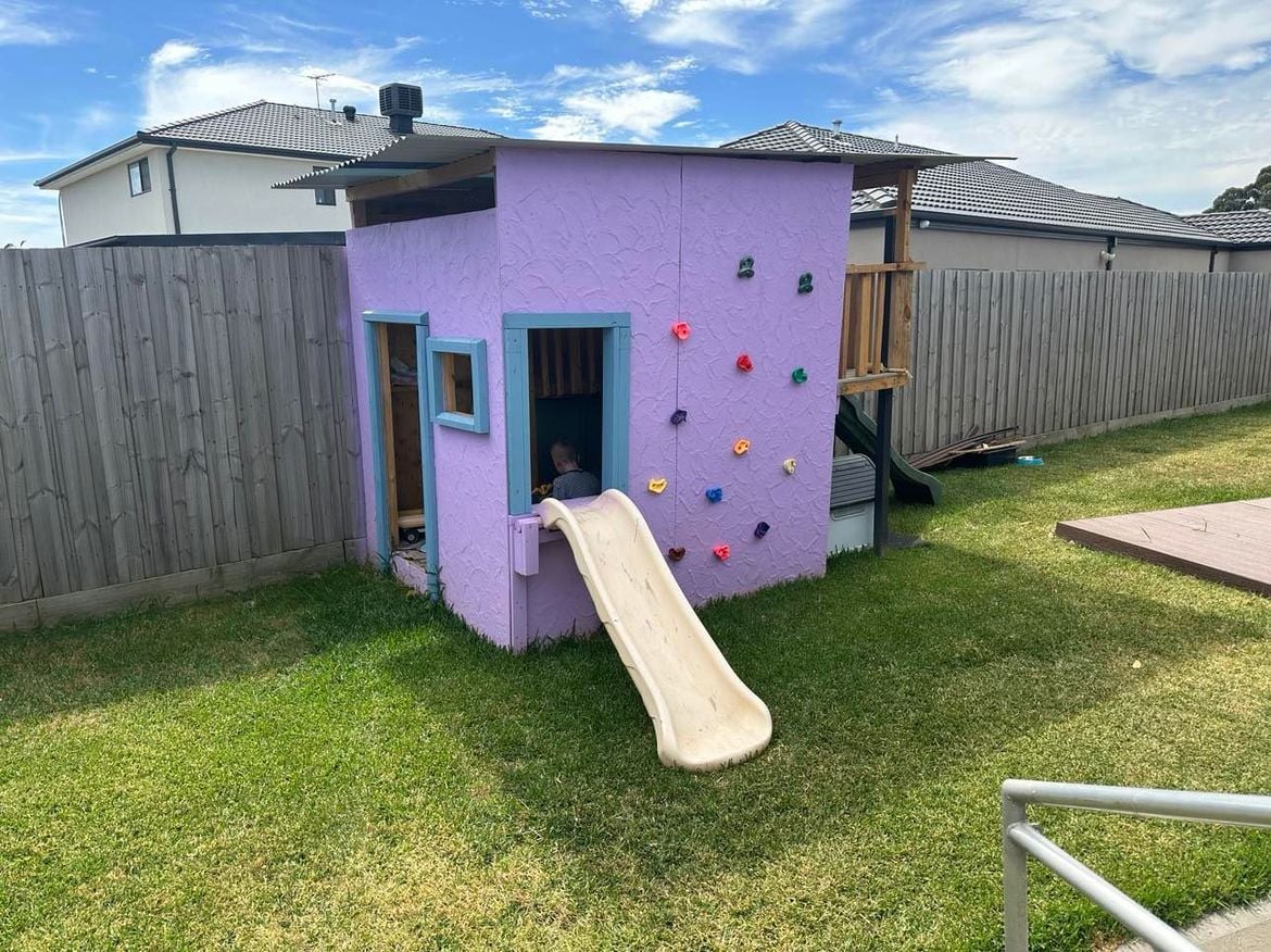 Children’s cubby house using recycled pallet timber - Bunnings Workshop ...