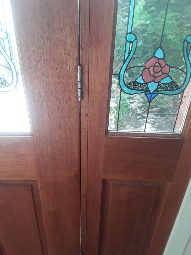 How to fix a front door that is hard to close? - Bunnings Workshop ...