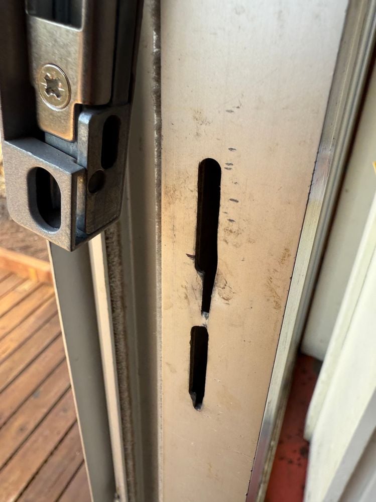 How to fill a hole in an aluminium sliding door frame? - Bunnings ...