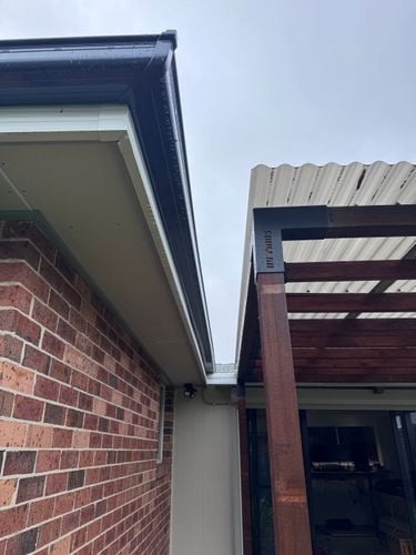 How to fill gap between gutter and pergola? - Bunnings Workshop community
