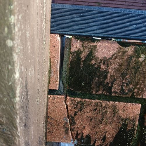 How to repair vertical cracks in brick retaining wall? - Bunnings ...