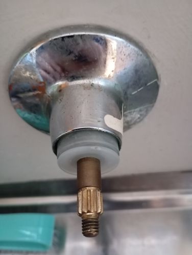 How to remove skirt and spindle from laundry tap? - Bunnings Workshop ...